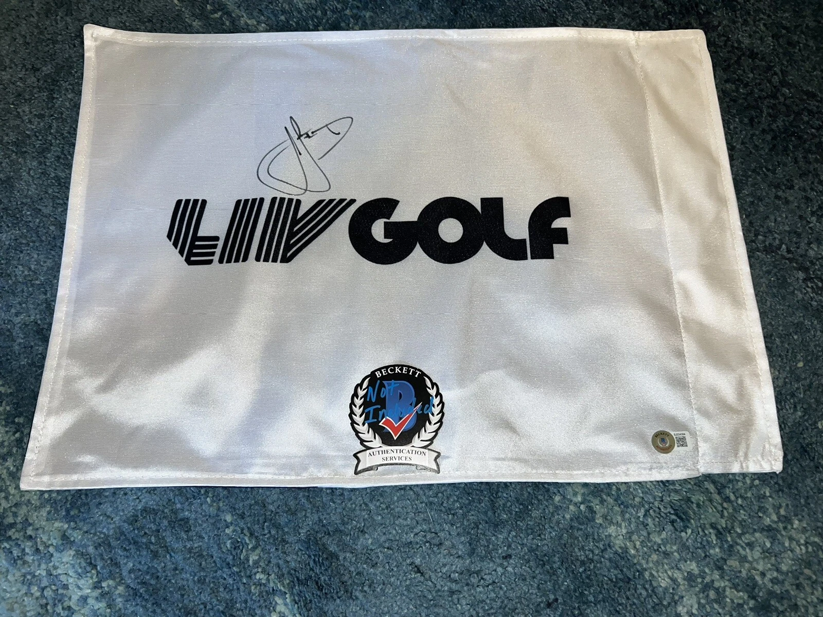 Cameron “Cam” Smith Signed Official LIV Golf Flag LIV Star Punch GC ...