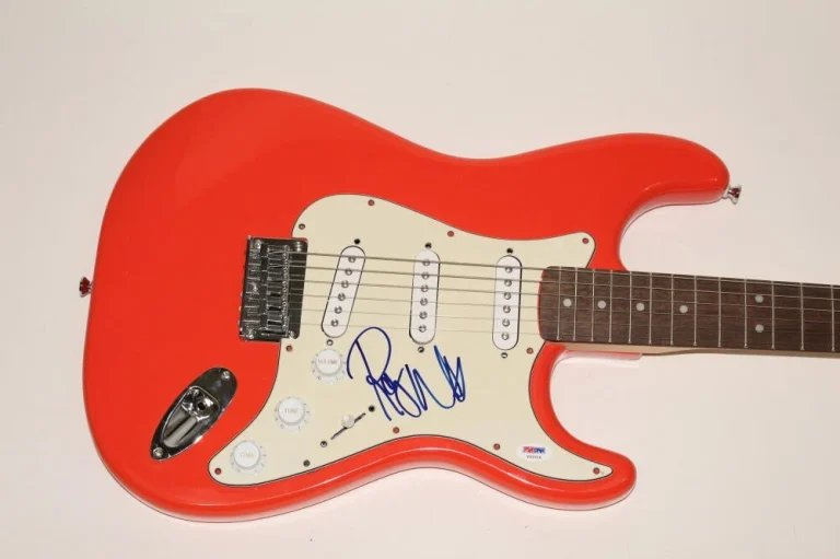 ROGER WATERS SIGNED AUTOGRAPH FENDER BRAND ELECTRIC GUITAR - PINK FLOYD ...